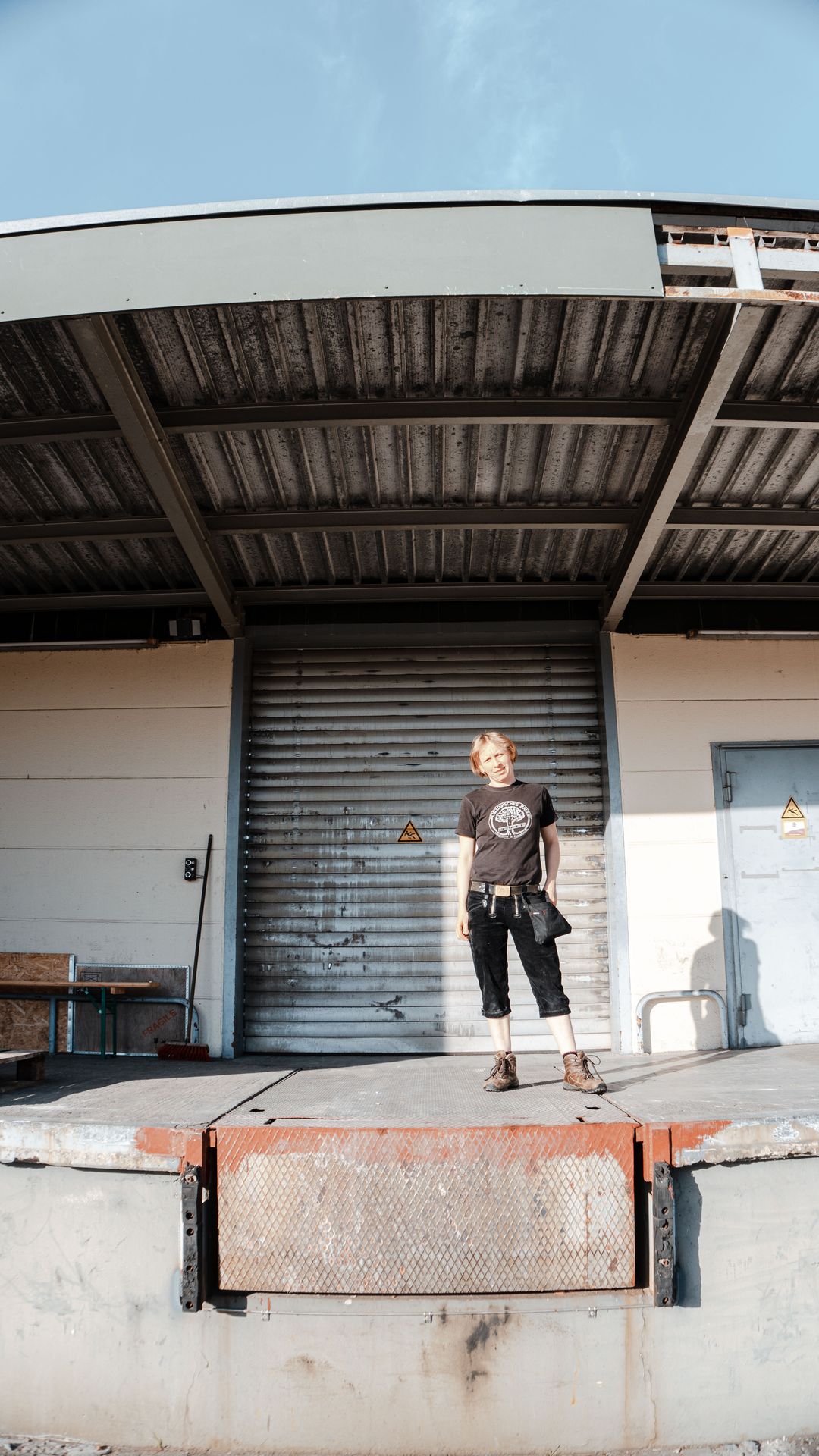 Frauenpower im Baugewerbe: Lehmbauerin Anna im Interview über ihre ...